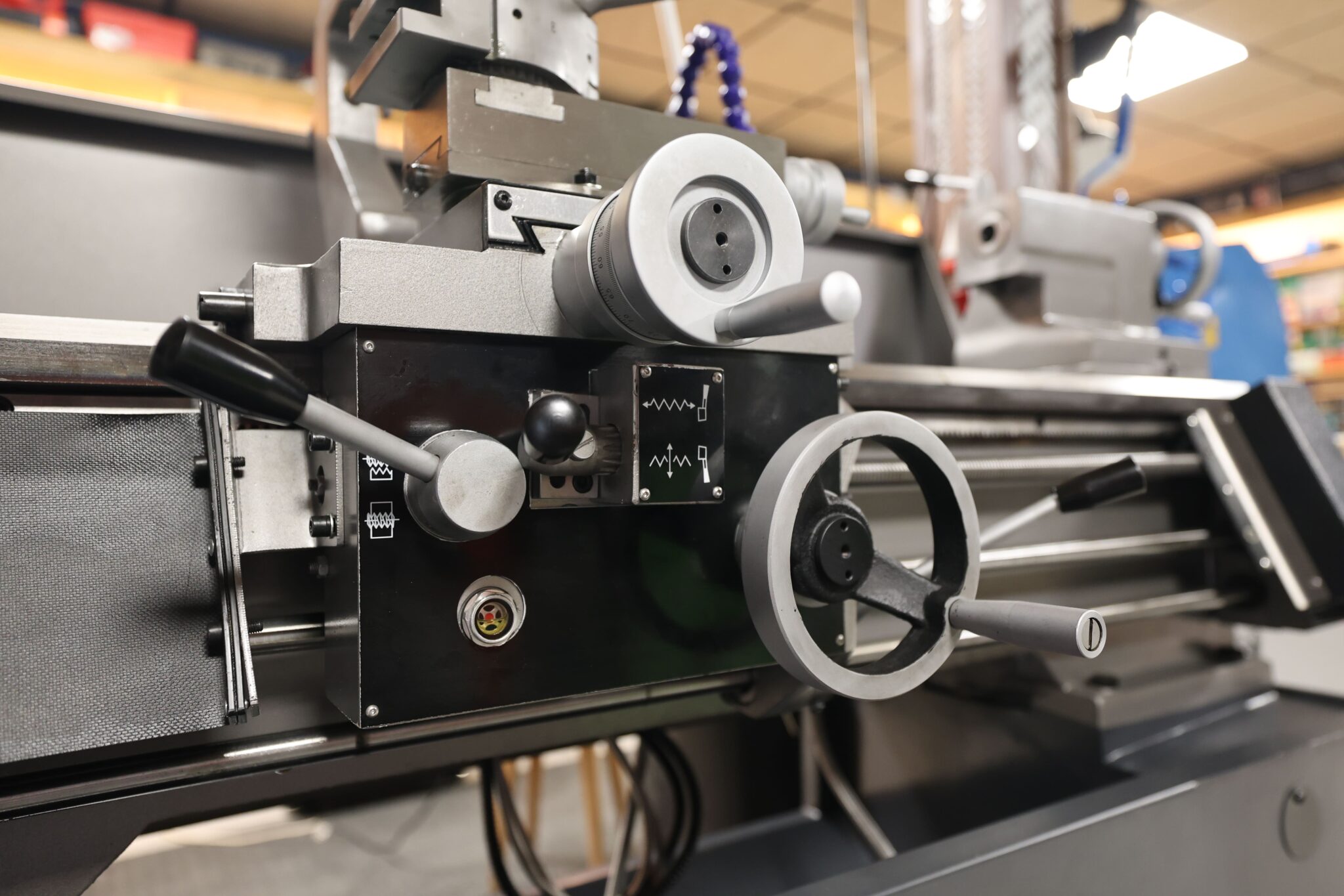 Torno paralelo CE360x1000 Heller Maquinaria - Blog Heller Maquinaria